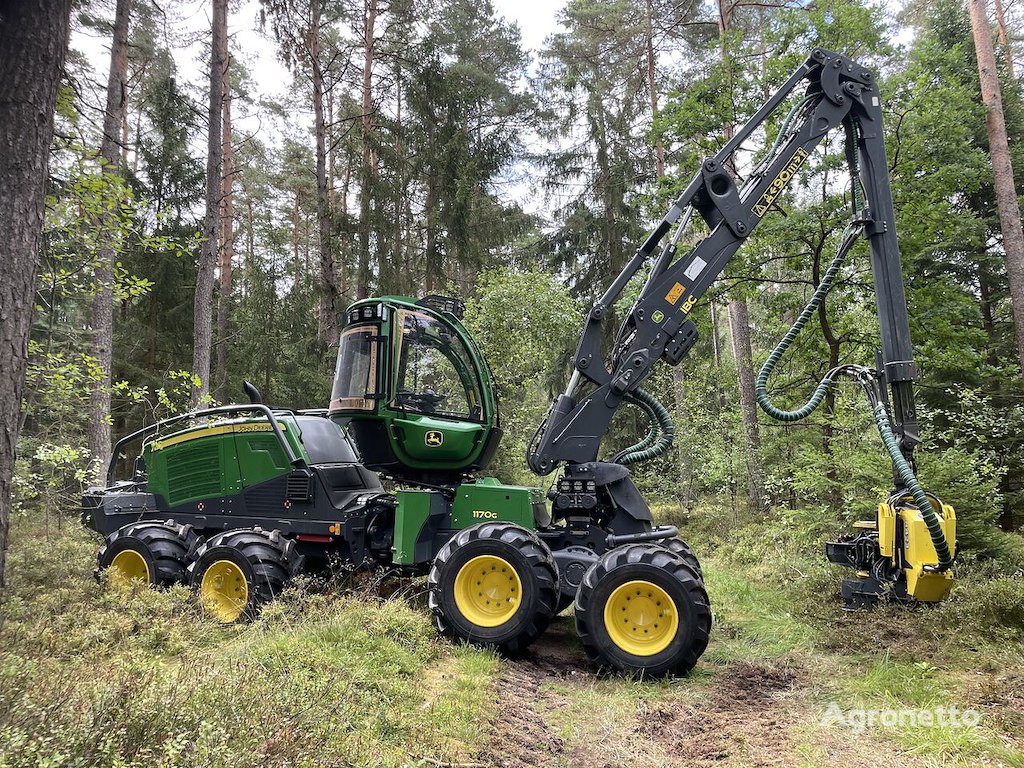 John Deere 1170G 8WD harvester