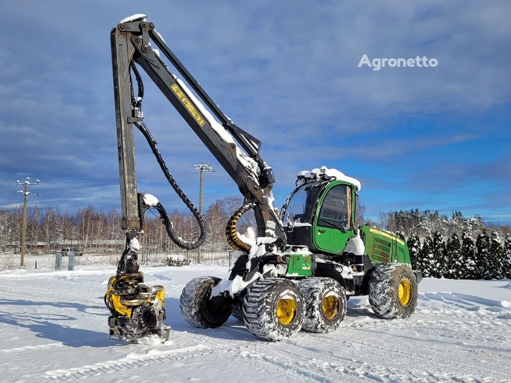 John Deere 1070 E harvester