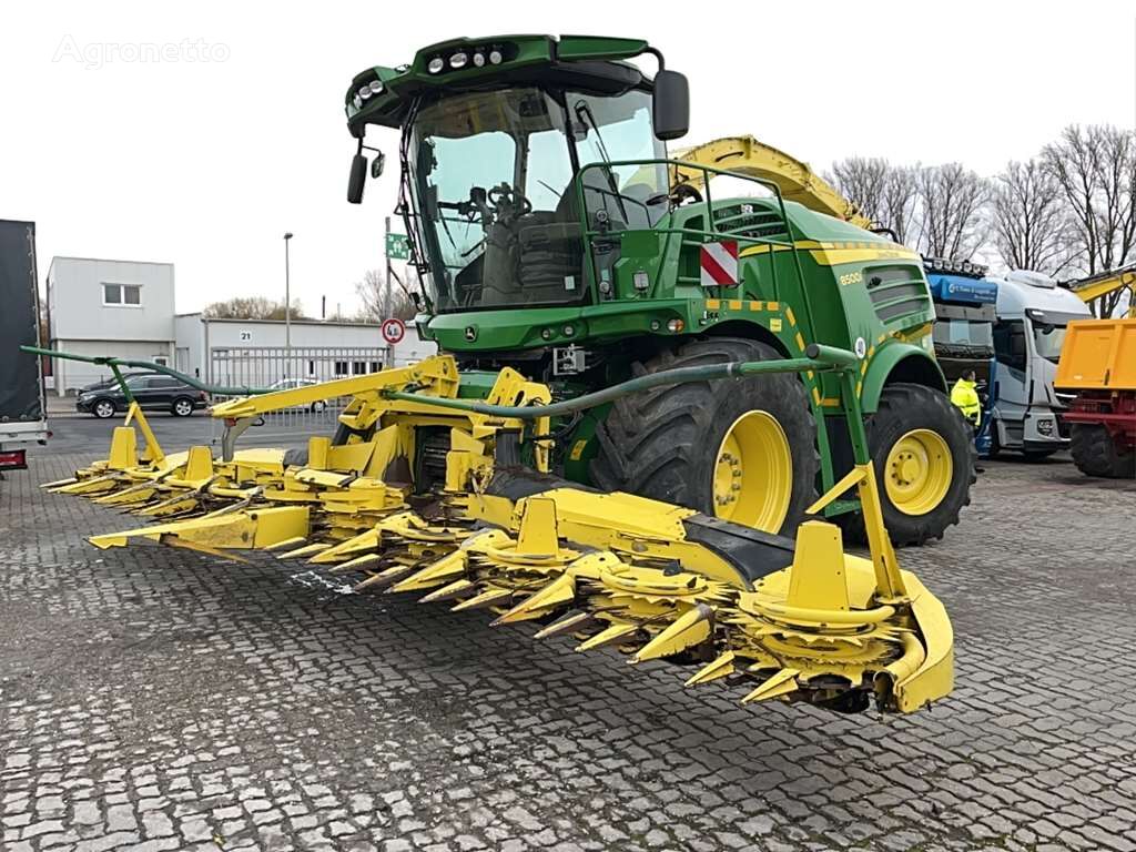 John Deere 8500i harvester