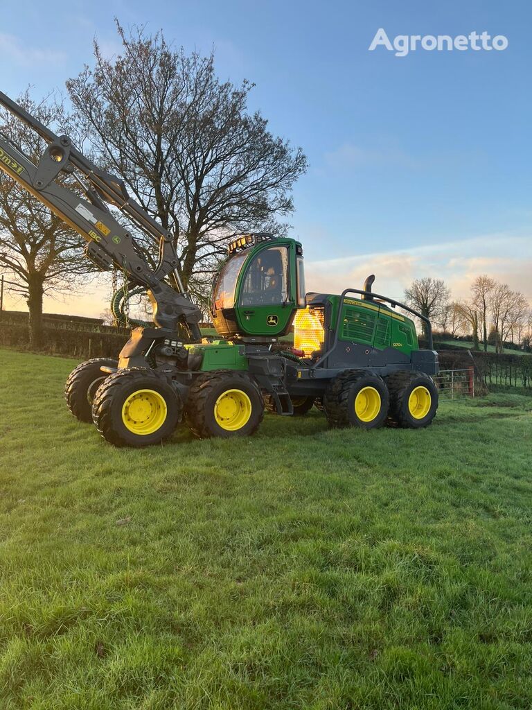 John Deere 1270G 8WD harvester