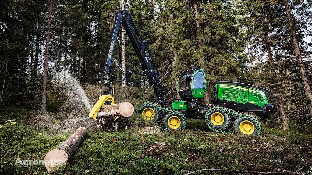 Novi John Deere 1270G 8WD harvester