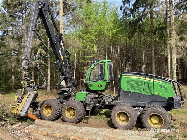 John Deere 1270G 8W harvester