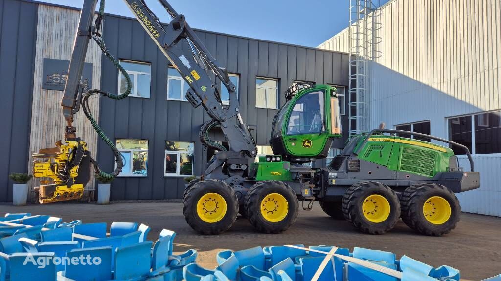 John Deere 1170 G 8WD harvester