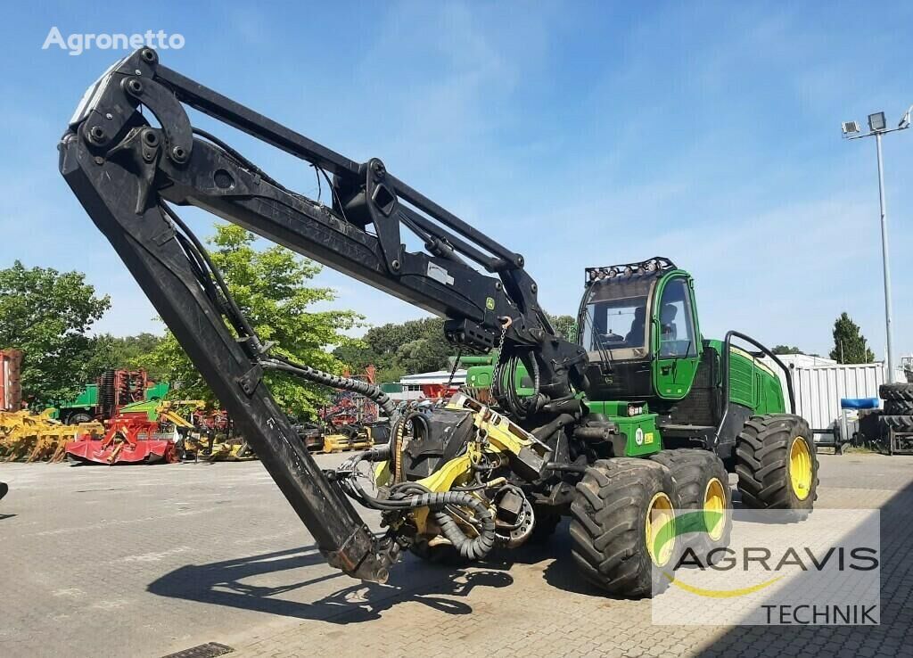 John Deere 1270 E harvester