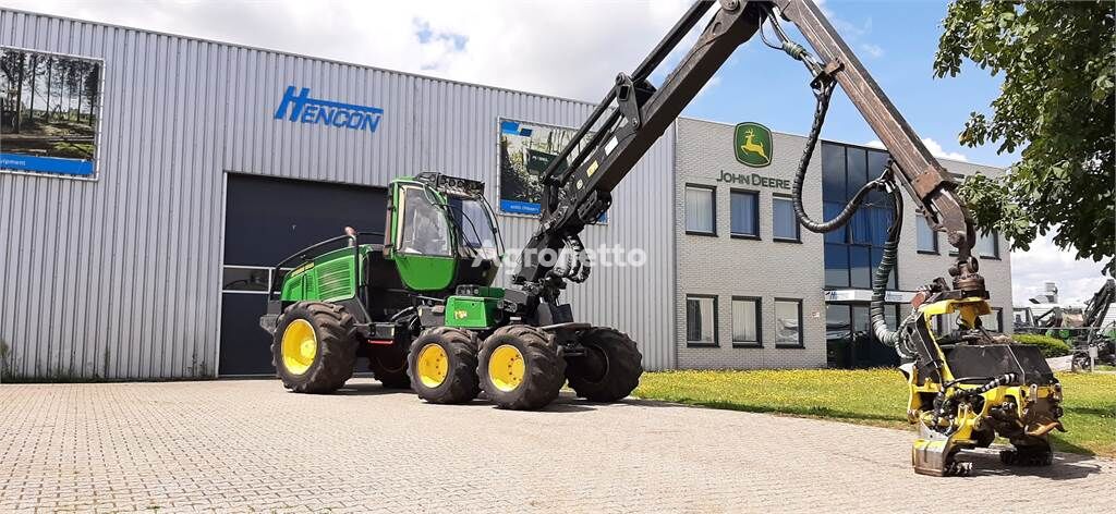 John Deere 1170E harvester