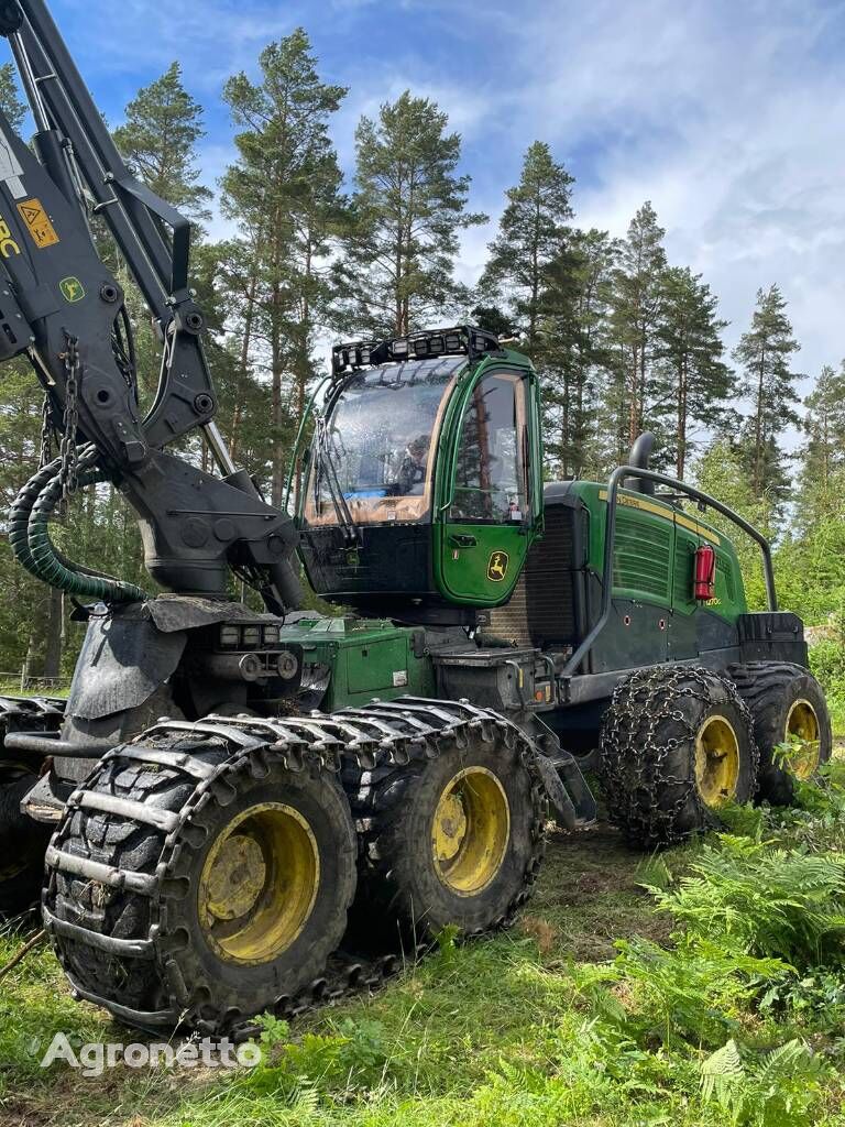 John Deere 1270 G harvester