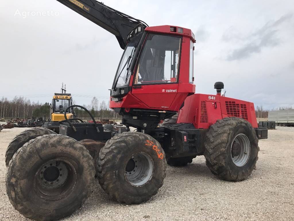 Valmet 941 in spareparts harvester