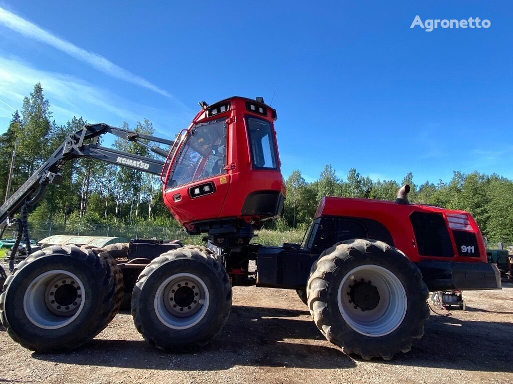 Komatsu 911 harvester