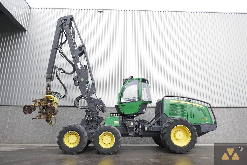 John Deere 1270E harvester