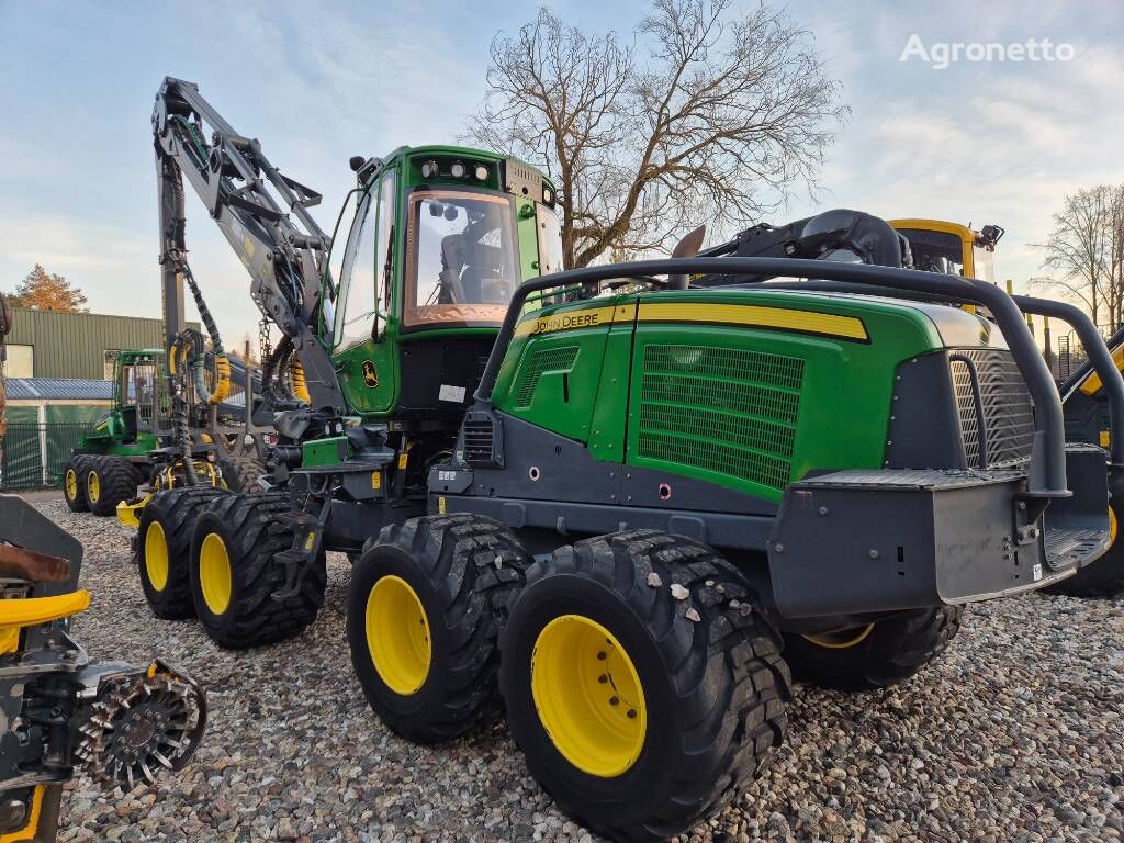 John Deere 1170 G harvester