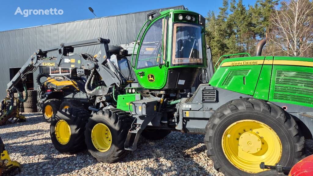 John Deere 1170 G harvester