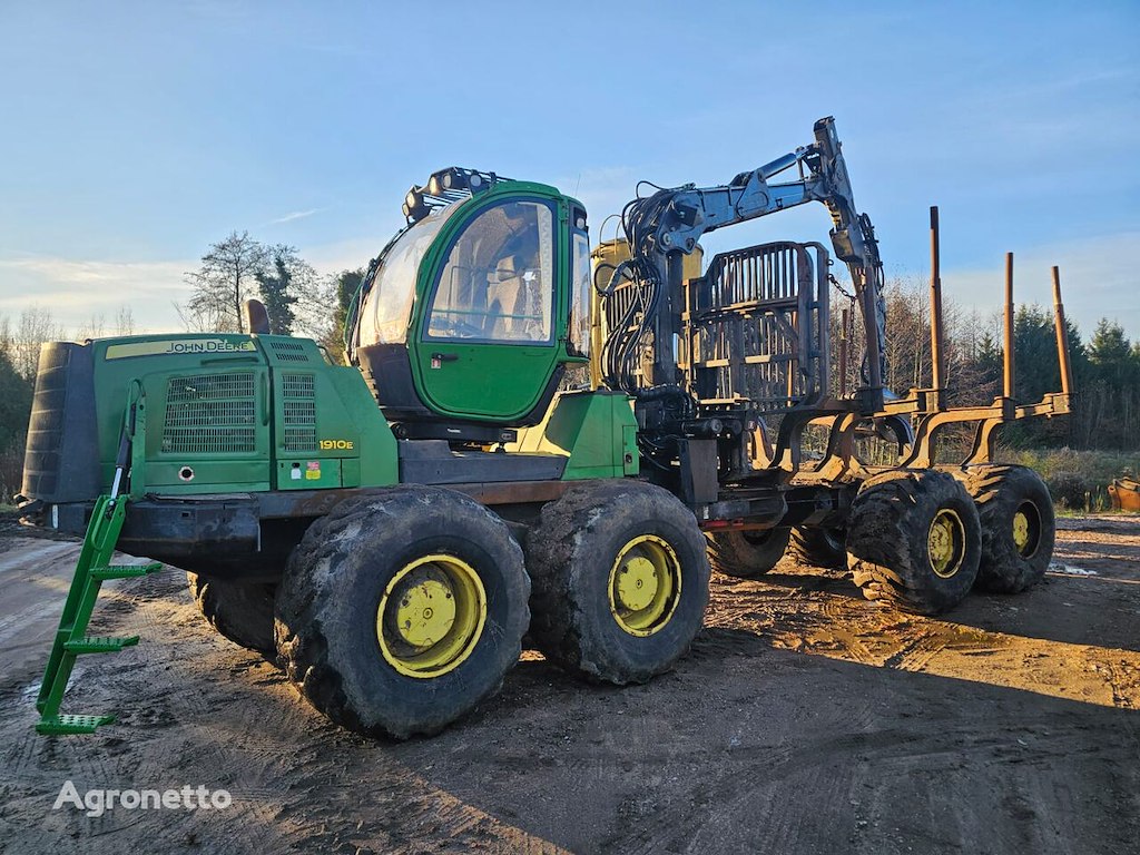 John Deere 1910E forvarder