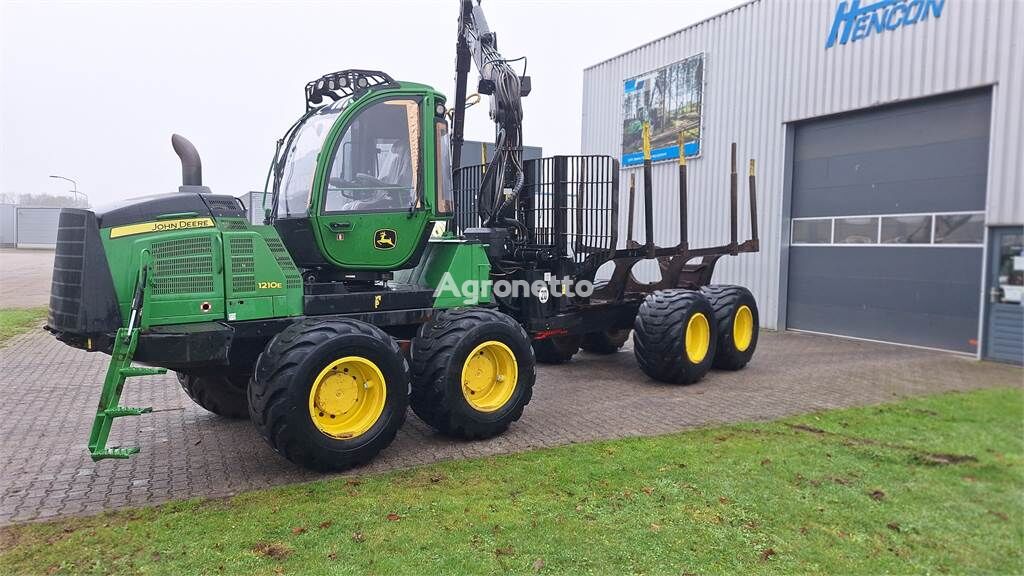 John Deere 1210E forvarder