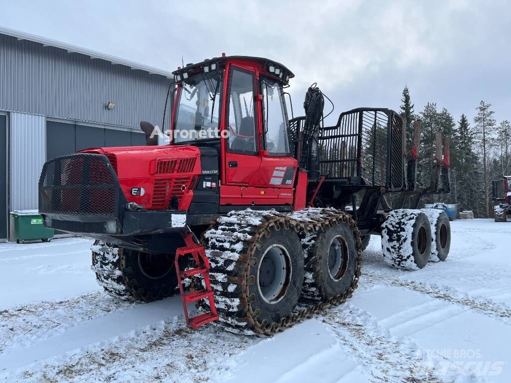 Komatsu 895 forvarder