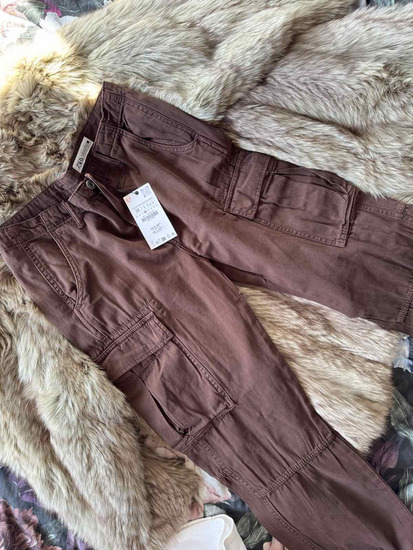 NOVO! ZARA pantalone