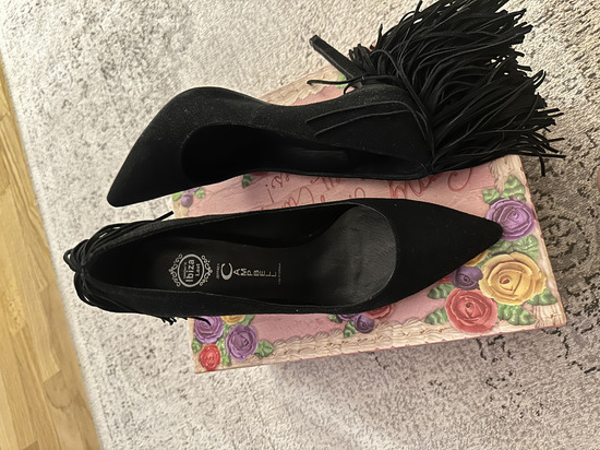 Salonke Jeffrey Campbell