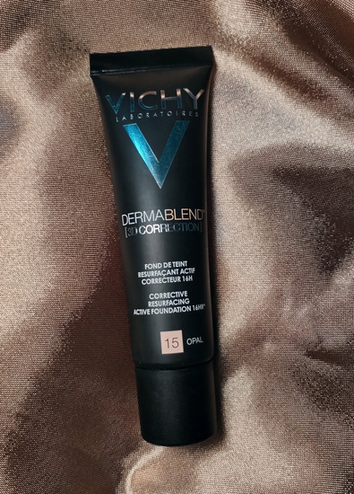 VICHY tecni puder + poklon prajmer