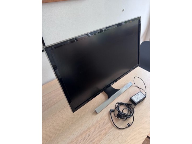 4K UHD 28” Monitor Samsung U28E590D