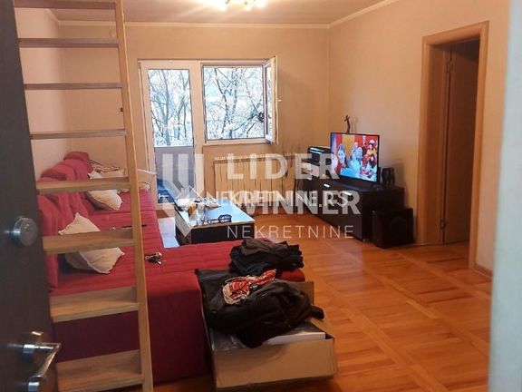 Odličan duplex u najlepšem delu Karaburme ID#121220