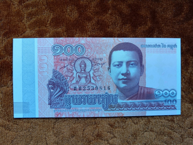 Kambodža 100 rielsa,2014 god.UNC