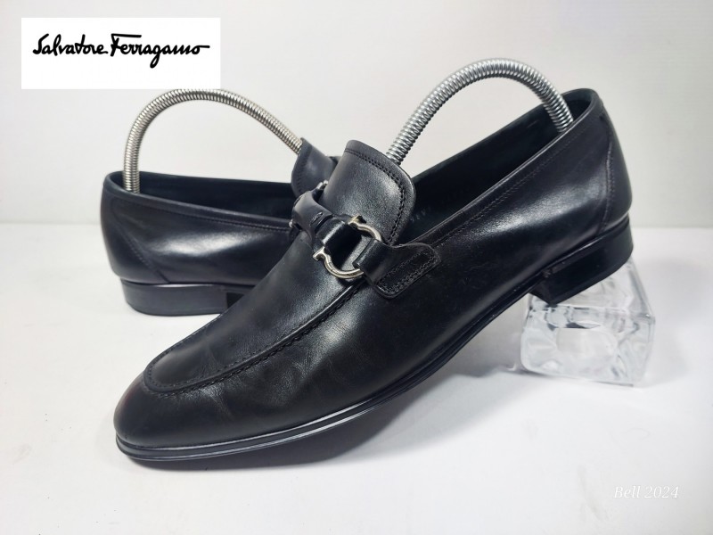 SALVATORE FERRAGAMO - kožne mokasine br.41