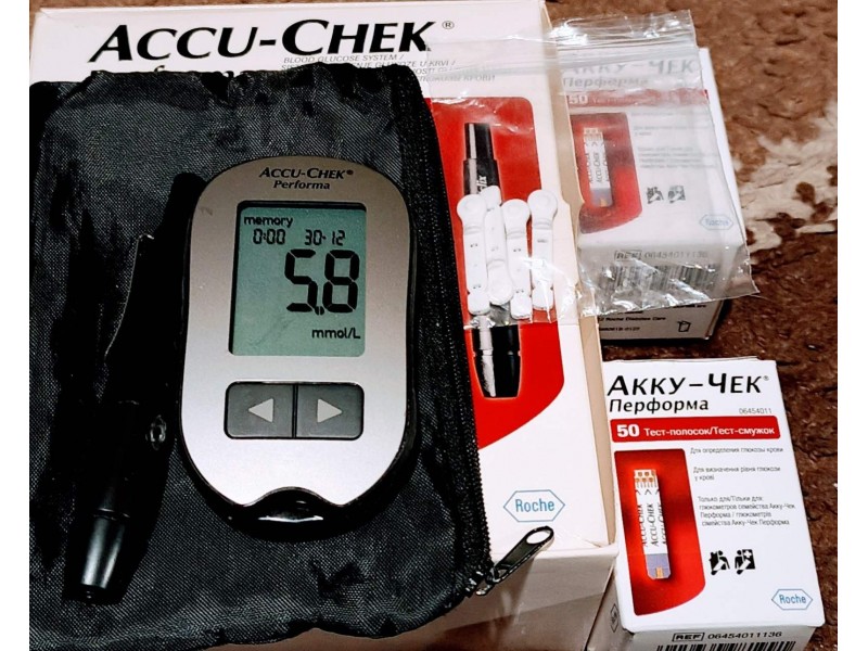 Aparat Accu-chek Performa + trake 4x50