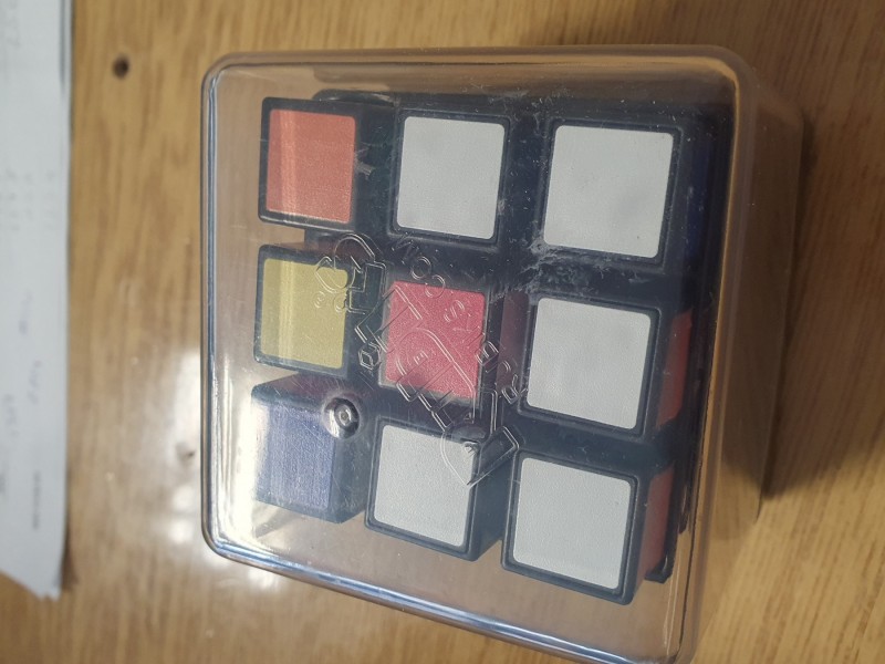 Rubiks roll