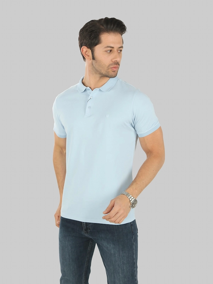 SVETLO PLAVA POLO MAJICA 40100
Svetlo Plava Polo Majica 40100 – Kežual Stil i Elegancija