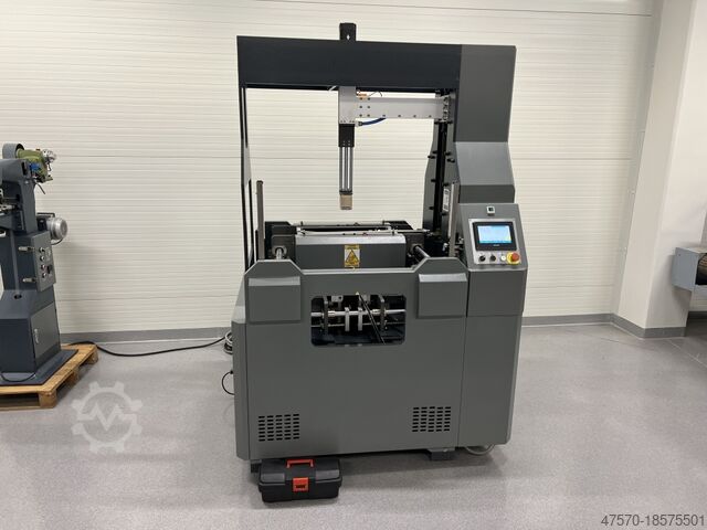 Automatski omotač za krutu kutiju
Automatic wrapper for rigid box B420