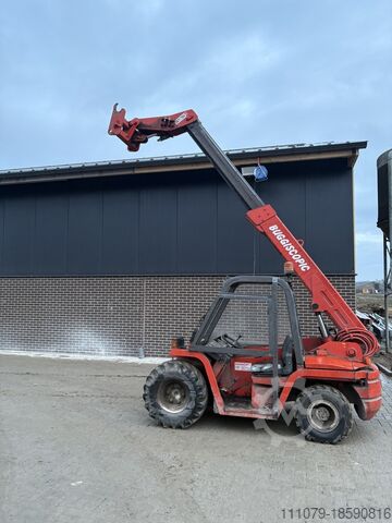 Teleskopski utovarivač manitou BT420
MANITOU Bt420