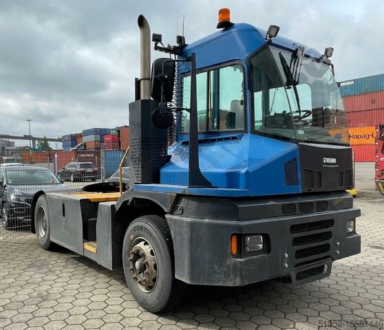 Terminalni traktor
Kalmar T2