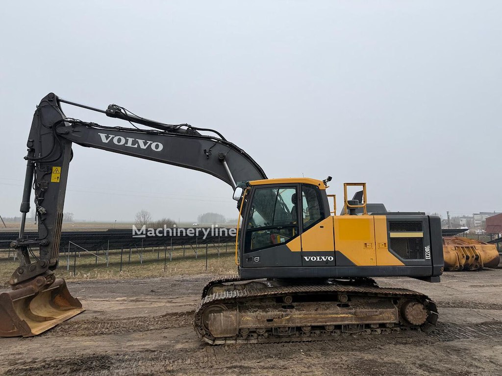 Volvo EC 220 EL bager guseničar