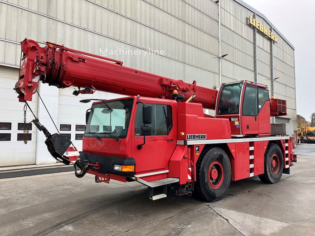 Liebherr LTM 1030-2.1 pokretna dizalica