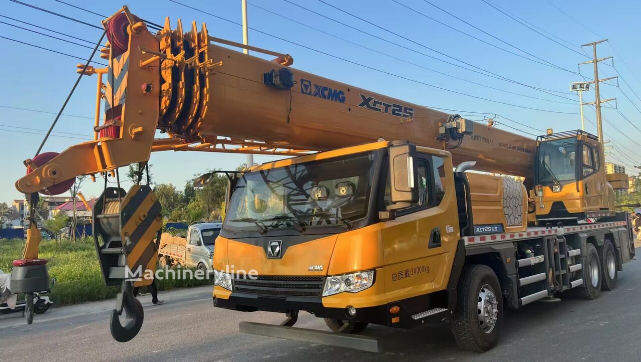 XCMG XCT25L5 25 ton used 25t truck mounted crane pokretna dizalica