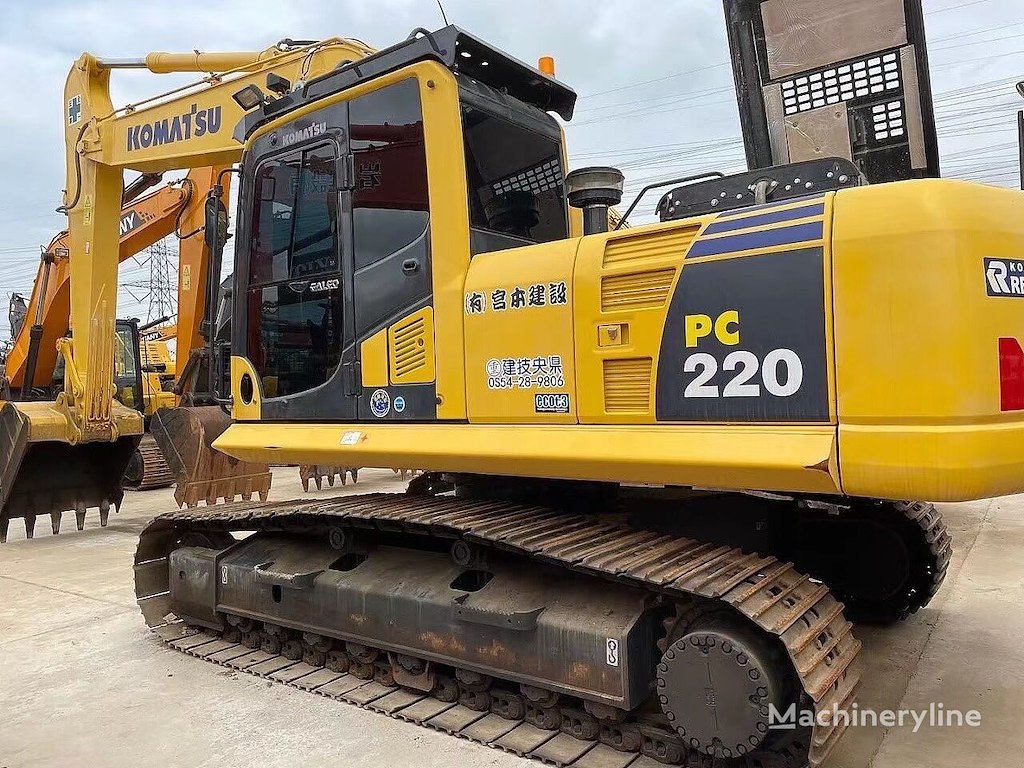 Komatsu PC220-8 bager guseničar