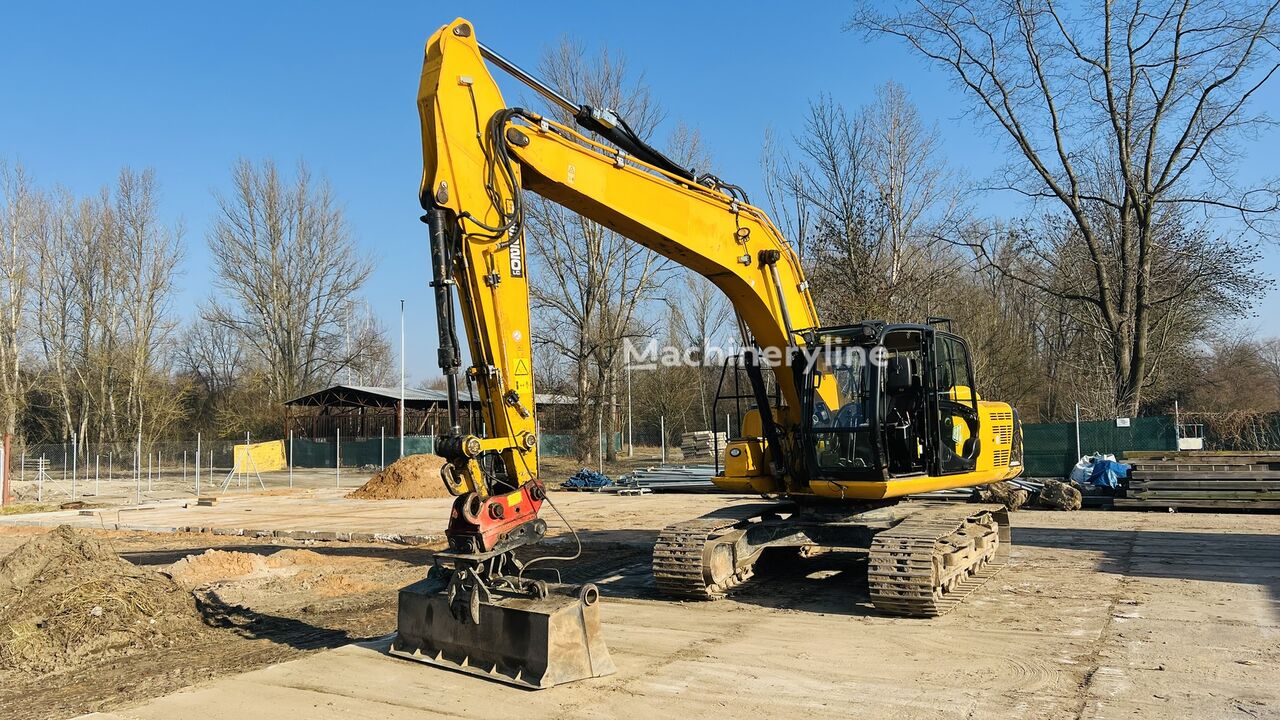 JCB JS 220 LC bager guseničar