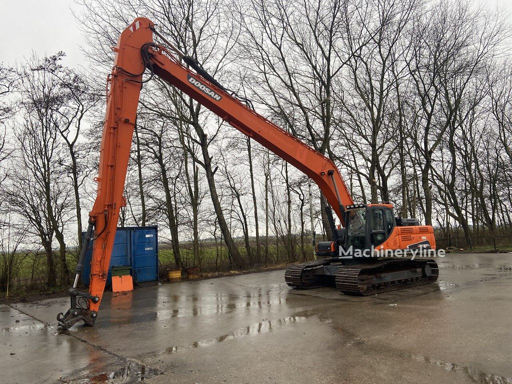 Doosan DX300LC-3 bager sa dugom strelom