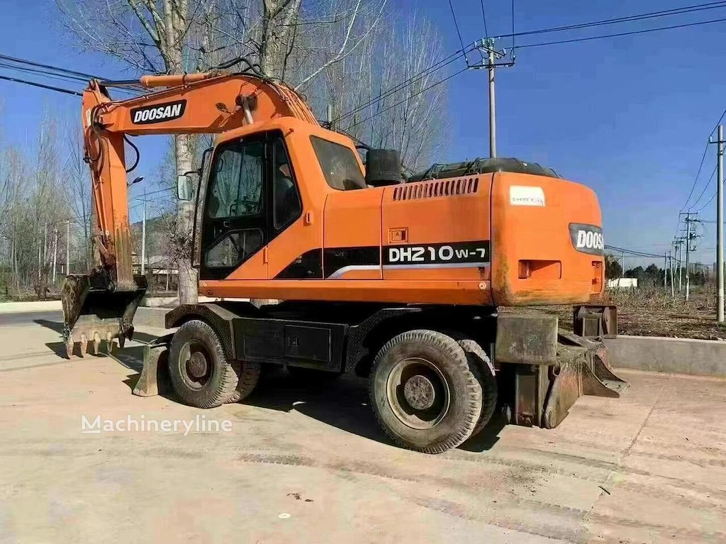 Doosan DH210 bager točkaš