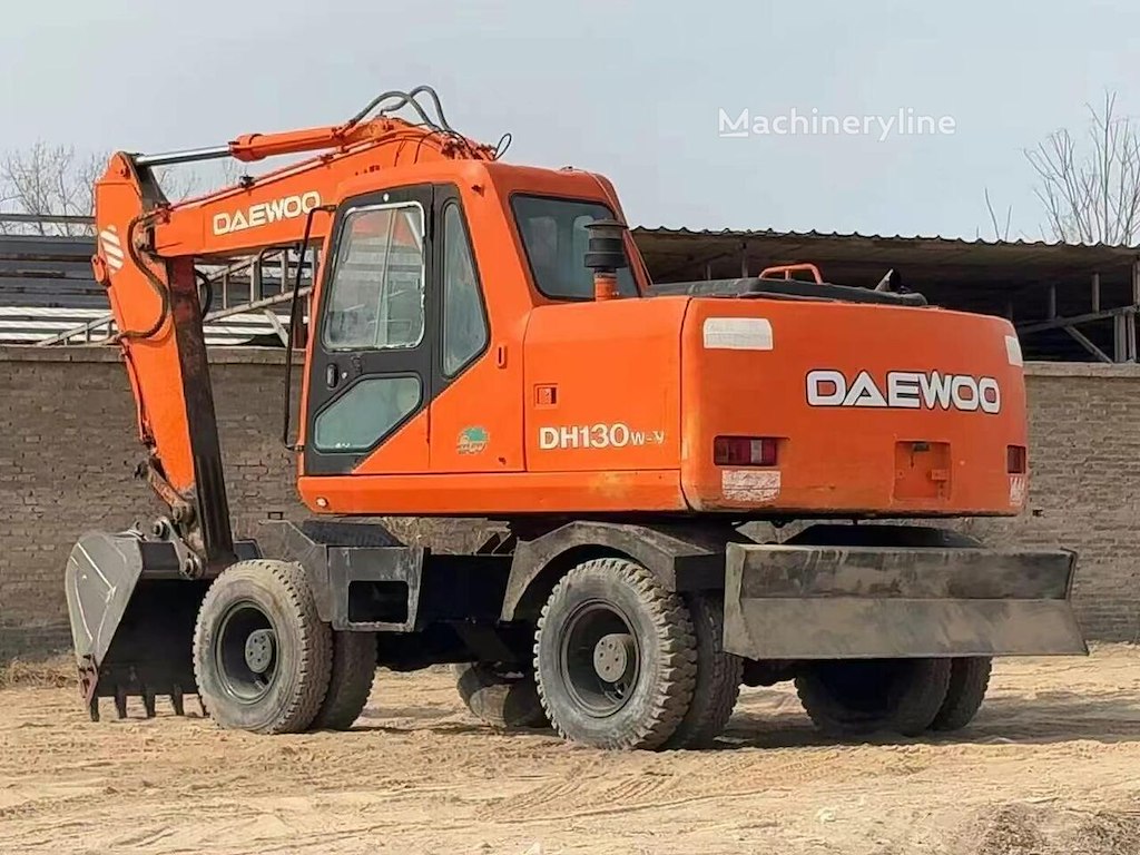 Doosan DH130 bager točkaš