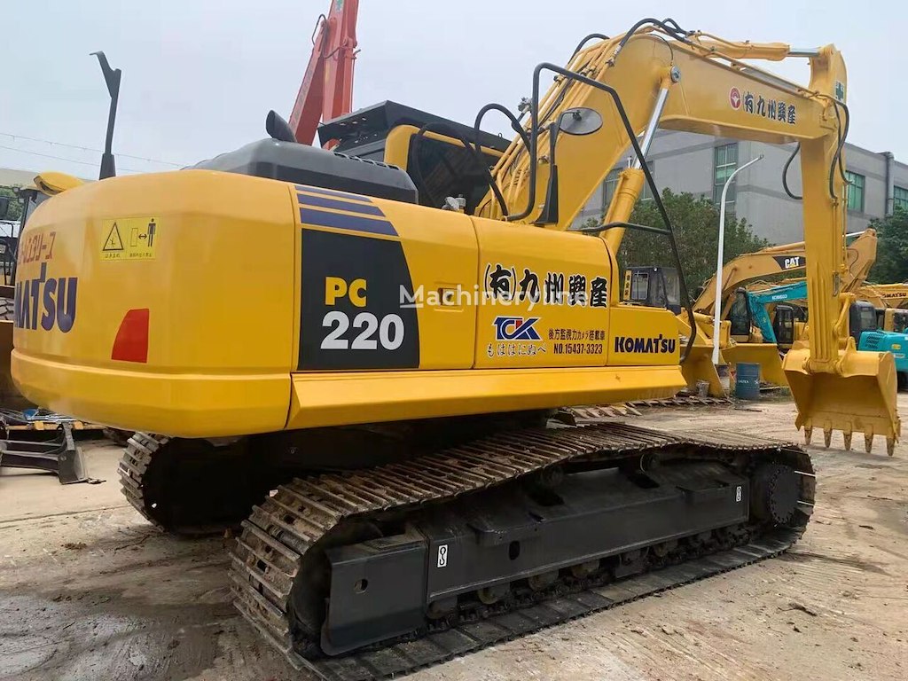 Komatsu PC220-8 bager guseničar