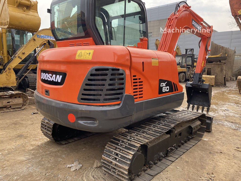 Doosan DX60 bager guseničar