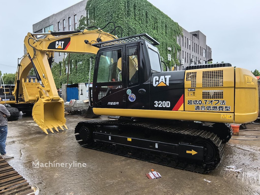 Caterpillar 320D bager guseničar