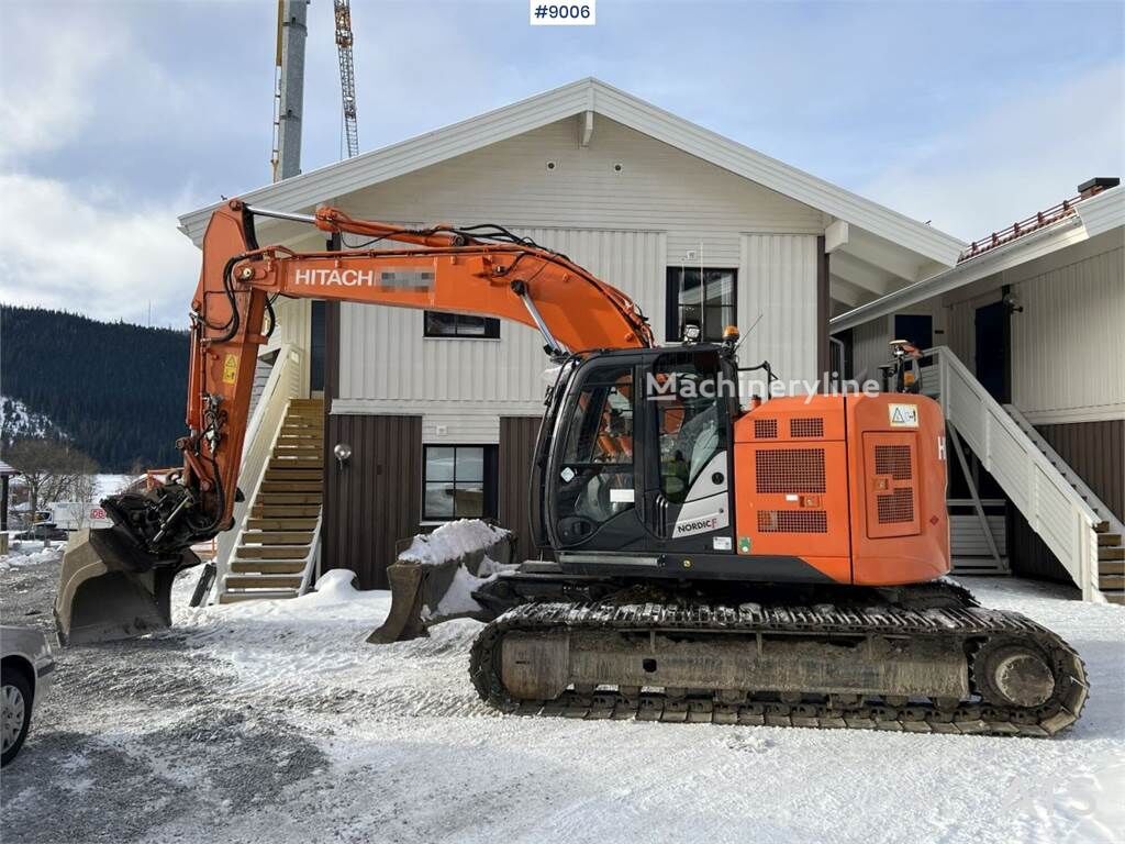 Hitachi ZX 225 with digging system and grading bucket bager guseničar