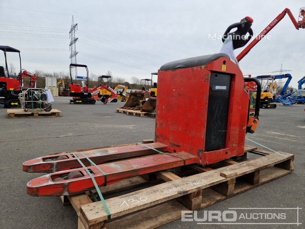 Prodaje se Manitou 2015 Manitou EP22M Electric Walk Behind Pallet Truck kašiku za prednje utovarivač na aukciji