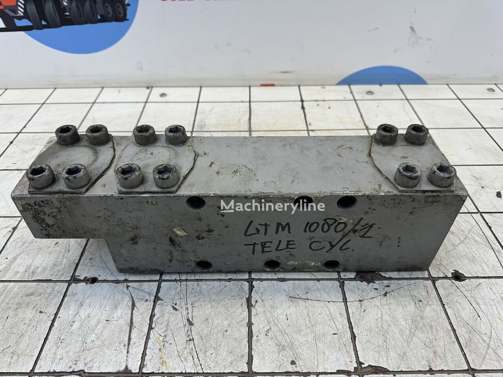 Telescopic cylinder connection block Liebherr LTM 1080/1 telescopic cylinder connection block za autodizalice
