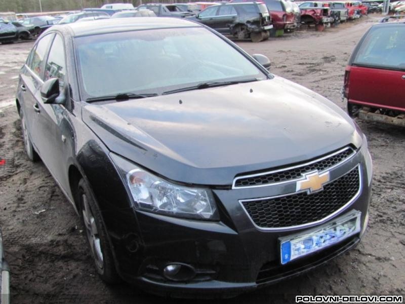 POLOVNI DELOVI Chevrolet Cruze KOMPLETAN AUTO U DELOVIMA