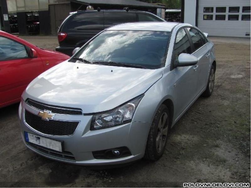 POLOVNI DELOVI Chevrolet Cruze KOMPLETAN AUTO U DELOVIMA