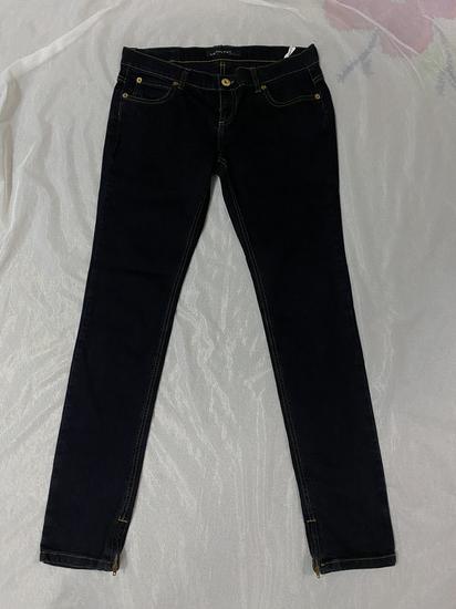 Zara zenske farmerice sa elastinom velicina 42