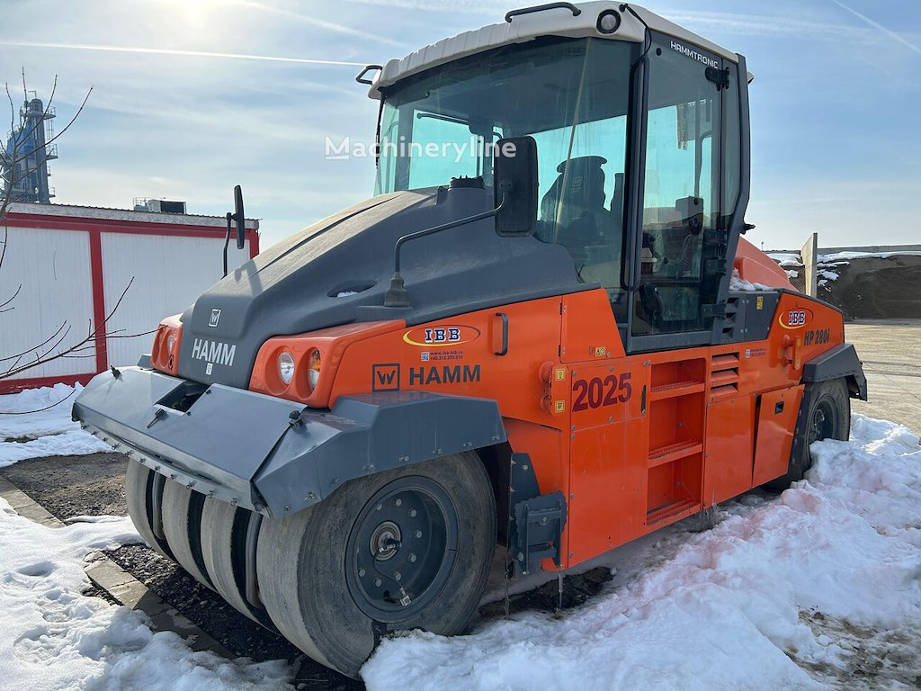 Hamm HP280i pneumatski valjak