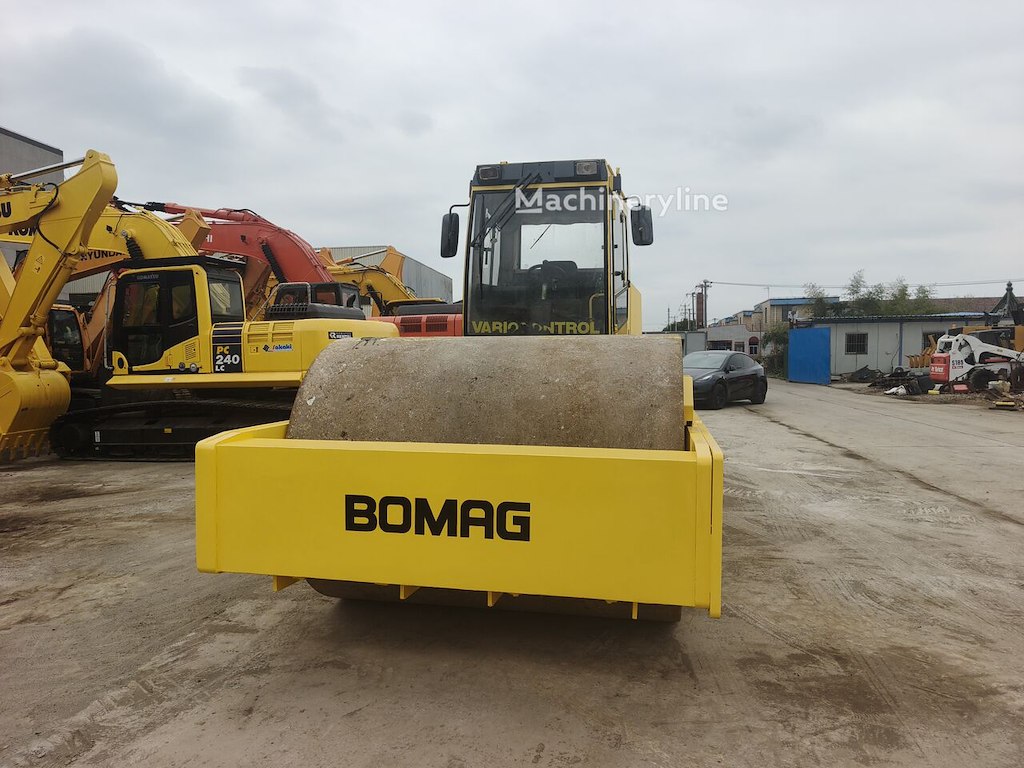 BOMAG BW225 valjak za asfalt